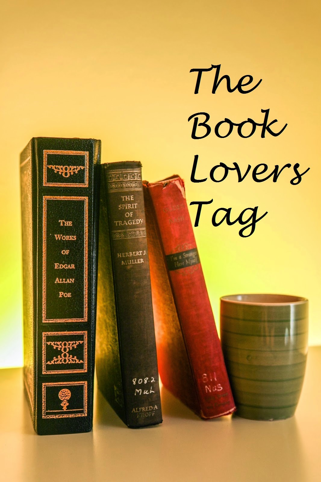 Book lovers tag 📓📔📕📗📘📙 | But I Smile Anyway...